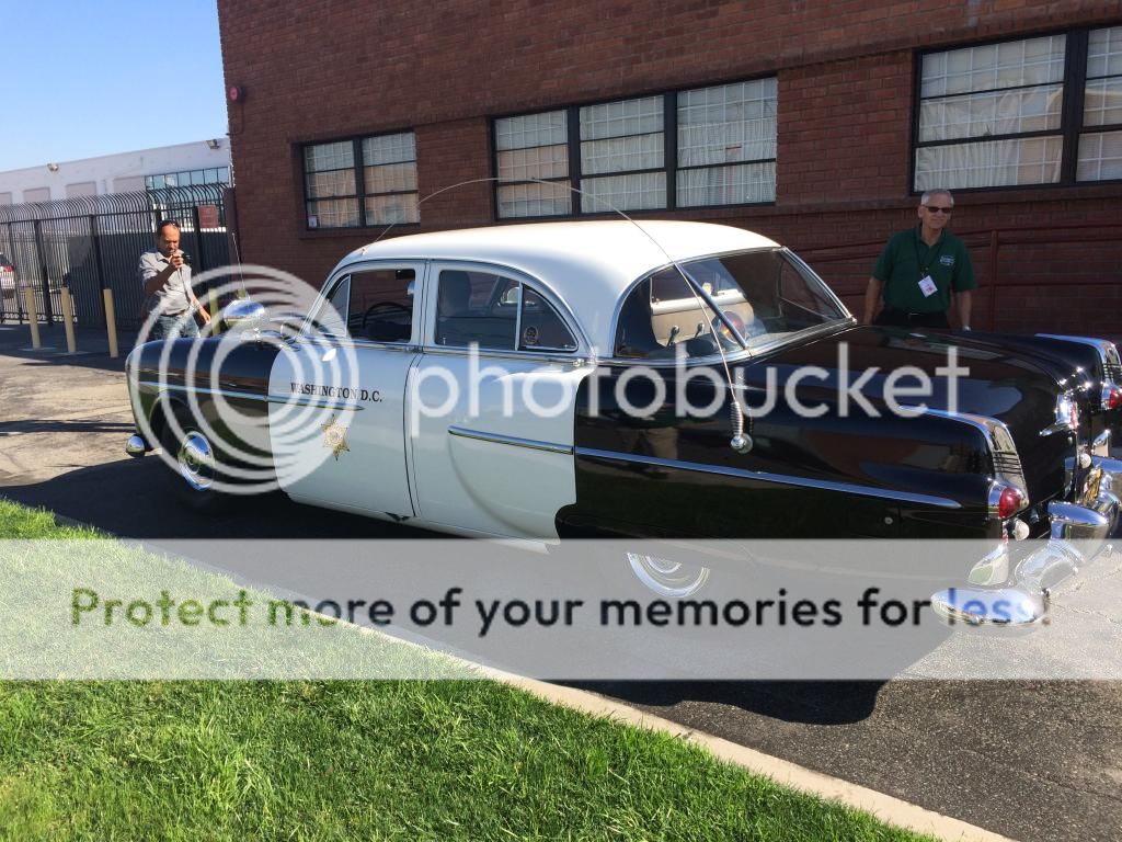 OLD CAR GUYS- The BEST car museum EVAH!! Pitchers of cars inside ...